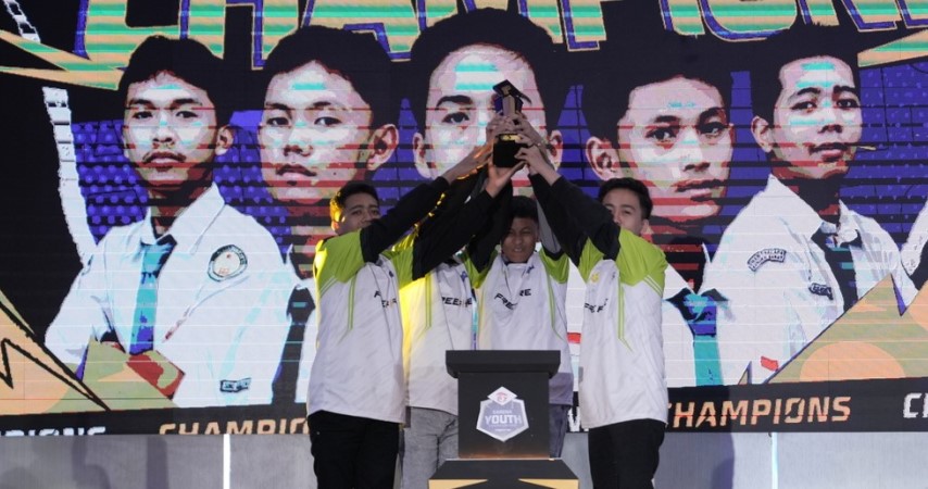 Tim SMAN 1 Kelapa Bangka Barat Juara GYC 2024 Free Fire